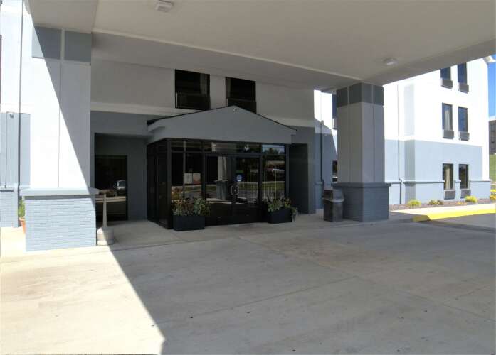 Super 8 By Wyndham Crossville Tn - Crossville, TN