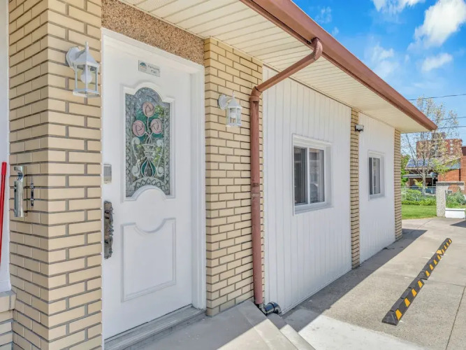 Parkside Flat #5 - Seacliff Beach Suites - 利明頓