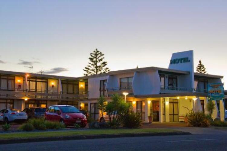 Whispering Sands Beachfront Motel - Gisborne