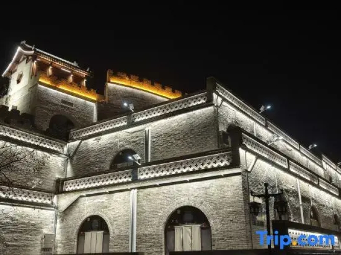 Huameishi Hot Spring Hotel (Xinzhou Ancient City Store - Xinzhou