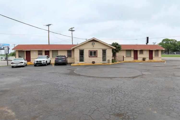Royal Inn Motel - Stephenville, TX