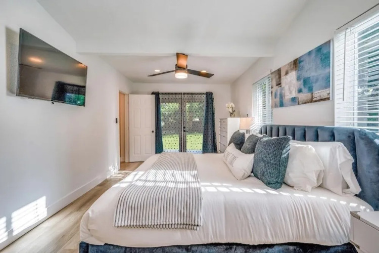 Fox Private Resort- Near Downtown & Beach 8 Bedroom Home - Fort Lauderdale