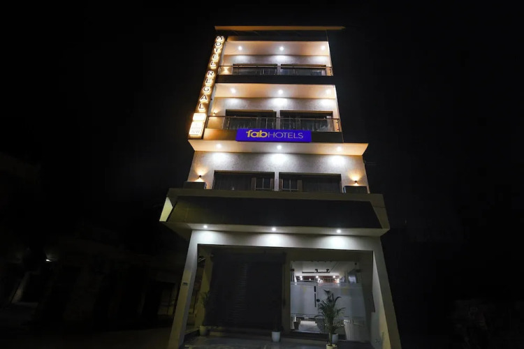 Fabhotel Regal - Sahibzada Ajit Singh Nagar