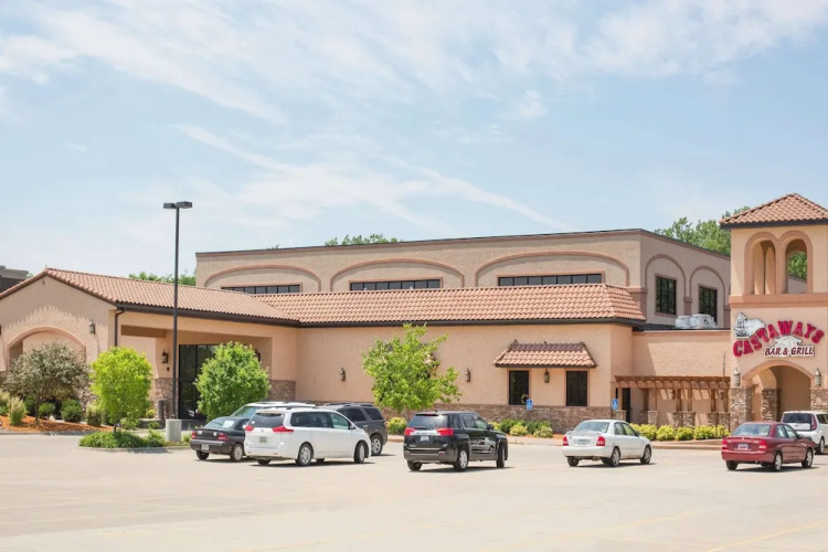 Ramada Tropics Resort / Conference Center Des Moines - Mississippi