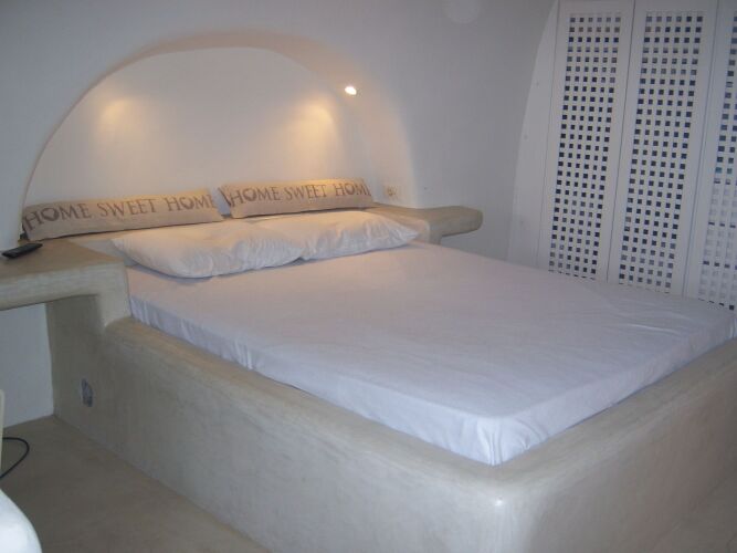 Christina's Cave House - Santorini