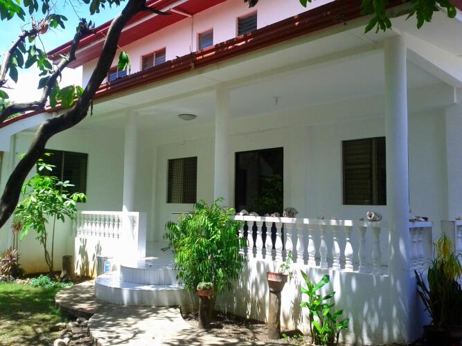 Luzmin Bh - White House - Oslob