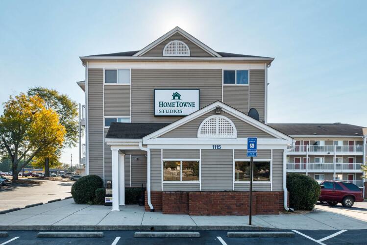 Hometowne Studios By Red Roof Gainesville, Ga - Lake Lanier, GA