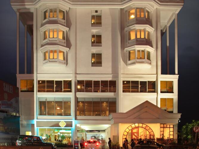 Hotel Abad Plaza - Kochi
