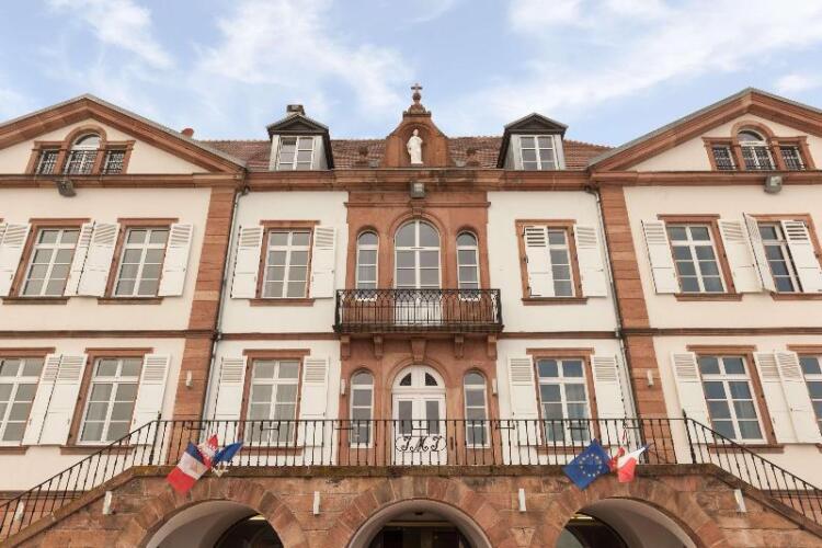 Hotel The Originals Colmar Haut Koenigsbourg Val-v - Bergheim, France