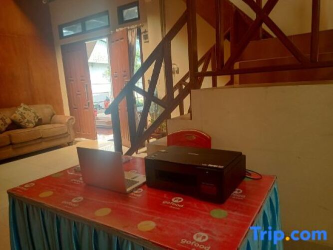Oyo 93303 Lourdes Blessing Hill - Tomohon