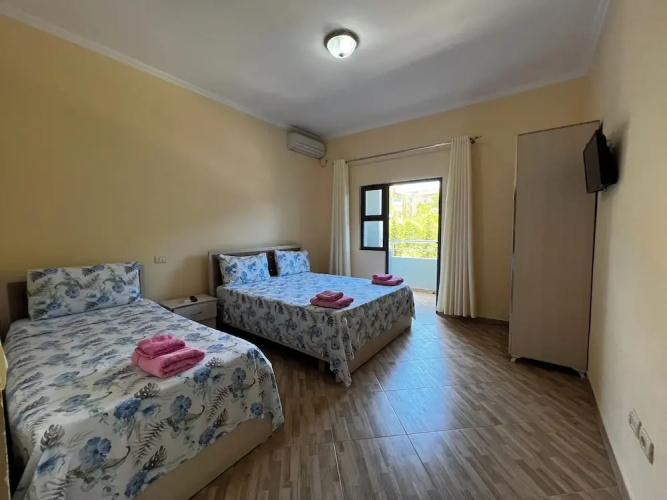 Canary Hotel - Golem