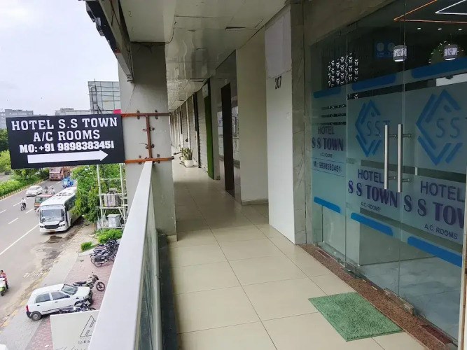 Hotel S S Town - Vadodara