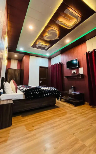 Dev Bhoomi Resort - Kanatal