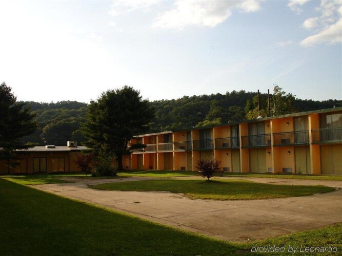 Pocono Inn & Banquet - Stroudsburg, PA