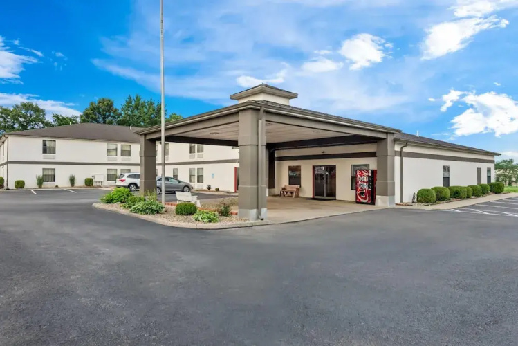 Super 8 Bellefontaine - Indian Lake, OH