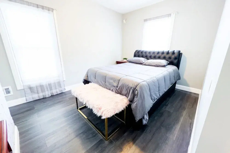 The Cedar Chateau - Niagara Falls