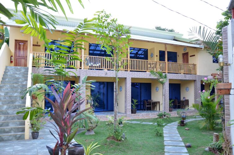 Captain's Lodge And Bar - Panglao