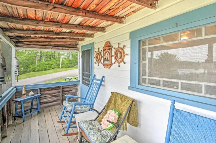 Newfound Lake Studio: Bbq, Fire Pit & Beach Access - Danbury, NH