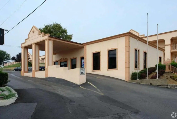 Super 8 By Wyndham Nashville Near Downtown / I-40 - Nashville