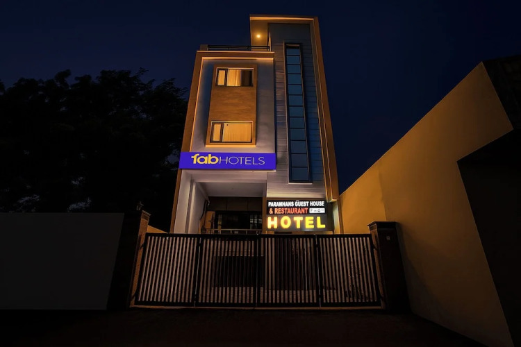 Fabhotel Paramhans Guest House - Varanasi