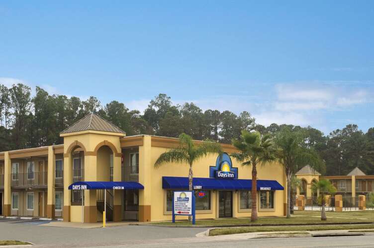 Days Inn By Wyndham Brunswick/st. Simons Area - Brunswick, GA