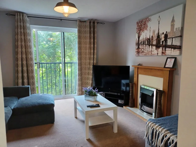 White Door Malt-huku Kwetu (Dunstable) - Dunstable