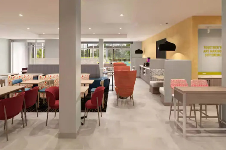 Home2 Suites By Hilton Altoona Des Moines - Altoona, IA