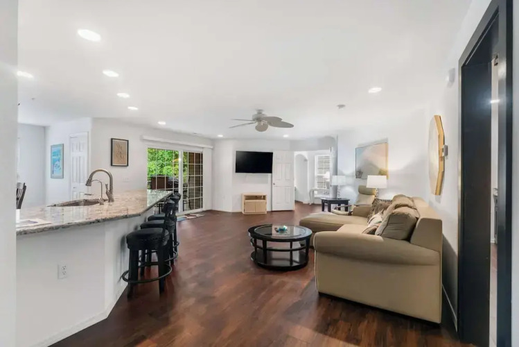 Lake Hideaway Waterfront Condo W/ Resort Perks! - Coney Island, MO