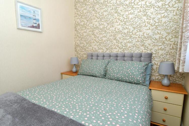 Lovely 2 Bed Chalet In Bridlington Free Electric - Yorkshire