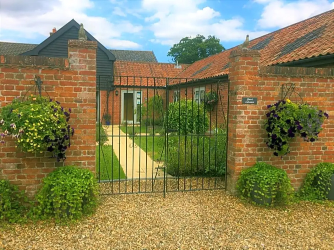 Grove Barn Bed And Breakfast - Suffolk