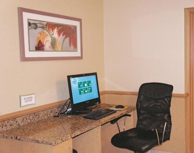 La Quinta Inn & Suites By Wyndham Houston Bush Iah South - Houston, TX