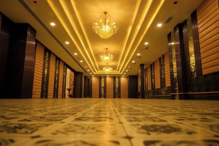 Hotel Adsan Heights - Gajraula