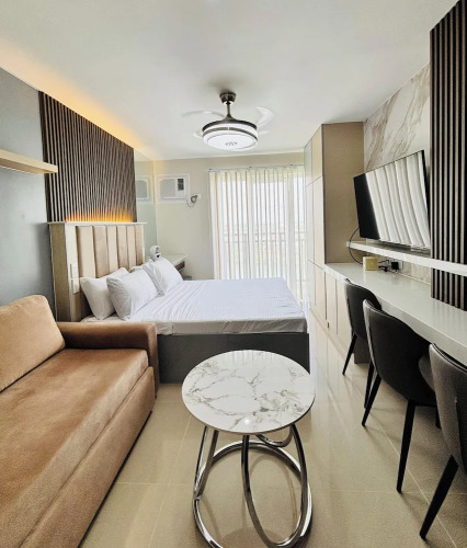 Modern Condo Room With City View - Iloilo City