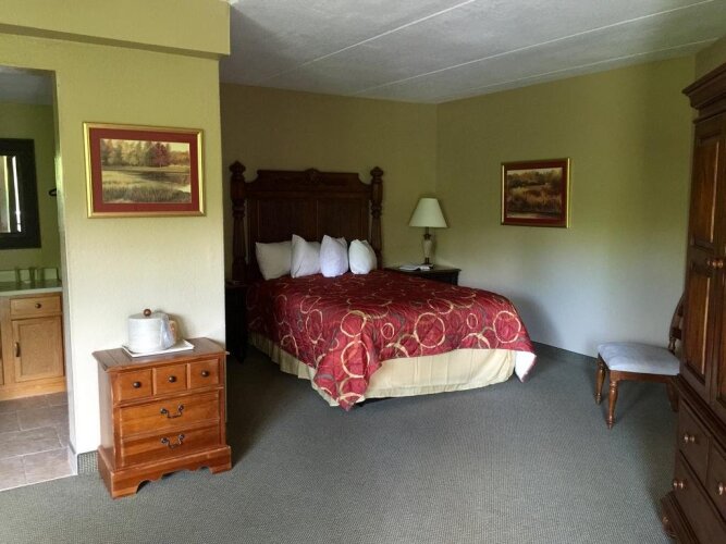 Fontana Village Resort - Chilhowee Lake, TN