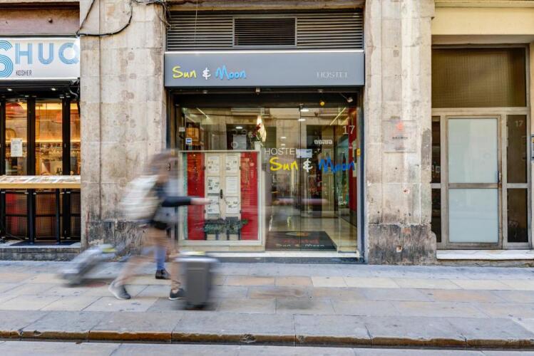 Sun & Moon Hostel - La Barceloneta