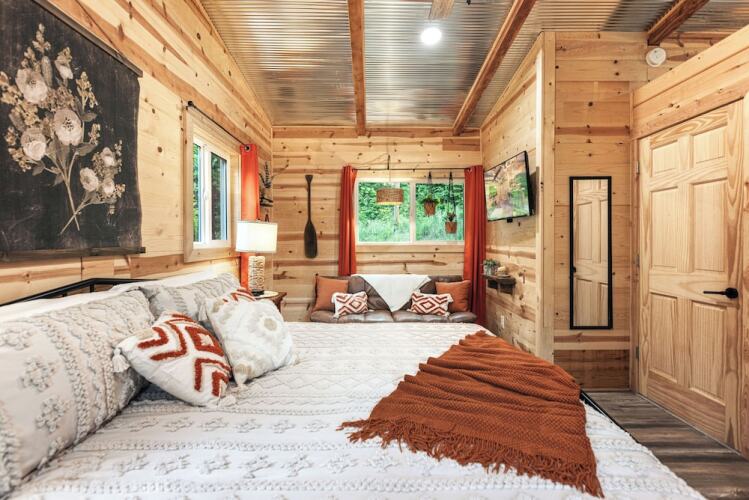 Cozy Cove Cabin - Camdenton, MO