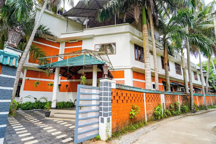Fabhotel Star Inn Plus - Near Kovalam Beach - Kovalam