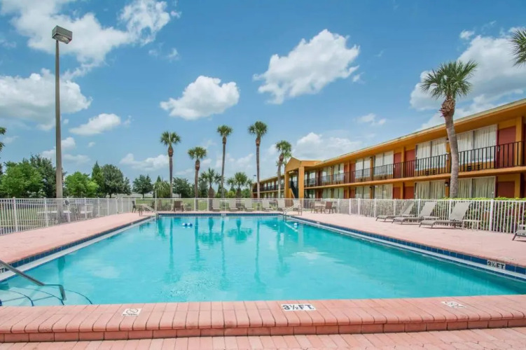 Super 8 Motel - Davenport/ Maingate South - Haines City, FL