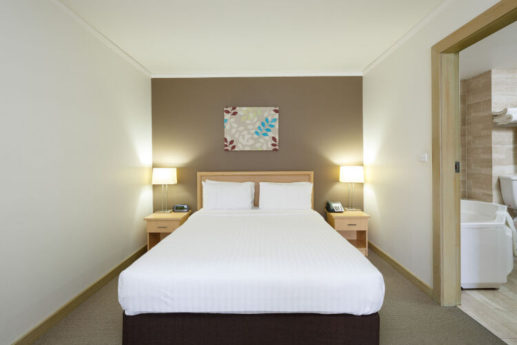 Metro Mirage Hotel Newport - Sydney