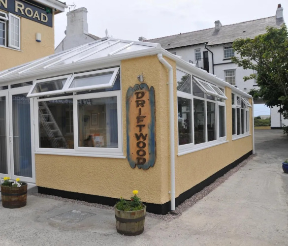 The Beach Motel - Wales