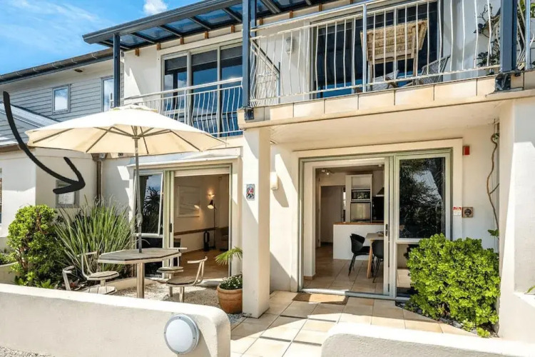 Onetangi Beachfront Apartments - Waiheke Island