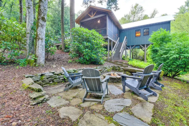 Tranquil Highlands Cottage With Fire Pit & Stream! - Highlands, NC