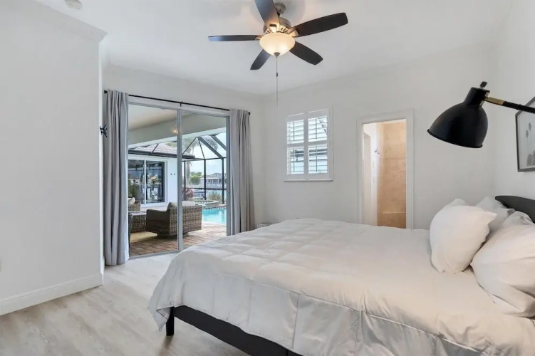 Sandpiper Sanctuary -Waterfront Luxury With Private Pool, Spa & Dock 3 Bedroom Home - Port Charlotte, FL