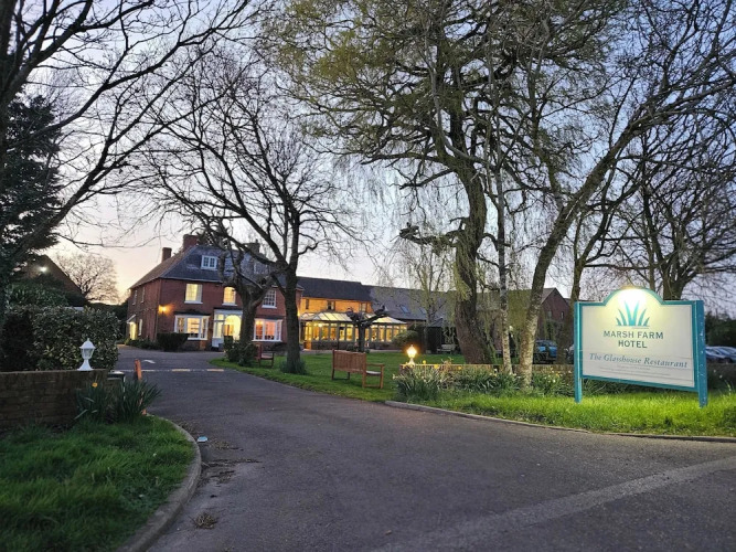 Marsh Farm Hotel - Gloucestershire