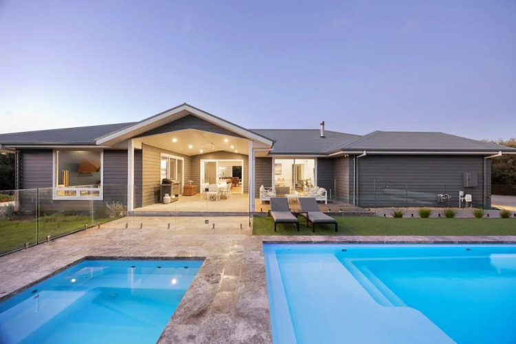 The Break Pool Spa Sauna Beach - Melbourne