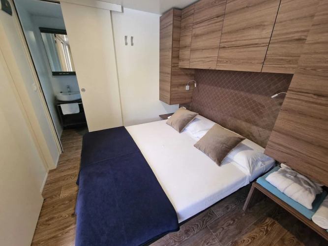 Camping Jezera Lovišća - Betina