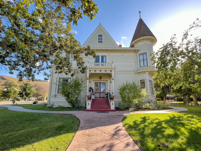 Chateau Coralini - Carmel Valley, CA