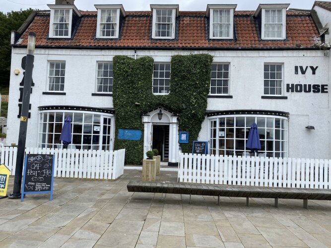 Ivy By The Sea - スカボロー