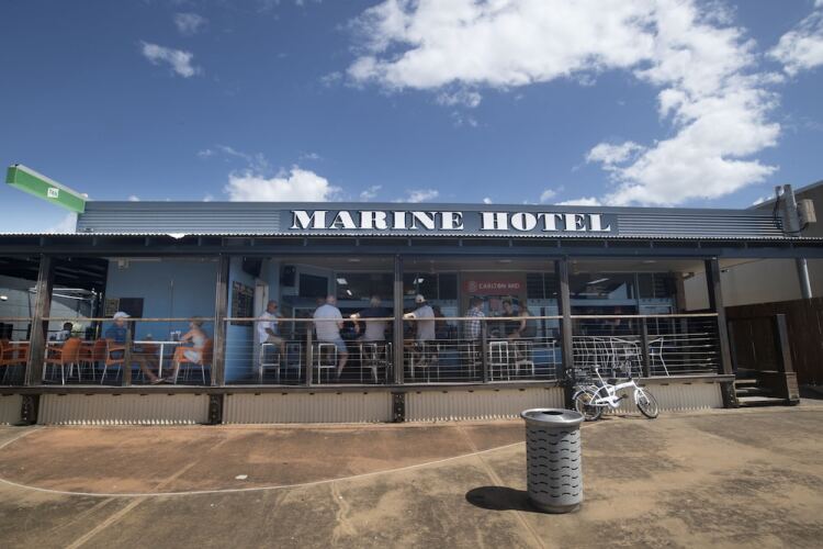 Nightcap At Marine Hotel - Cardwell