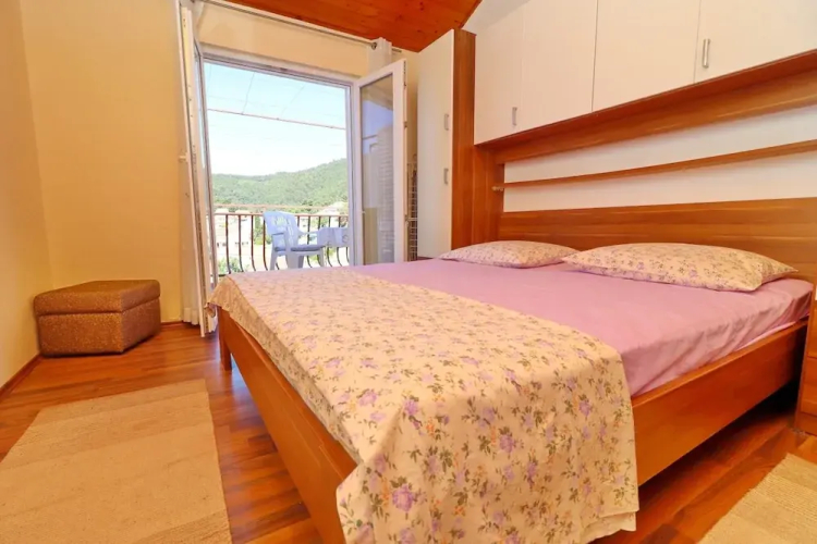Apartments Peselj, Brna - Smokvica